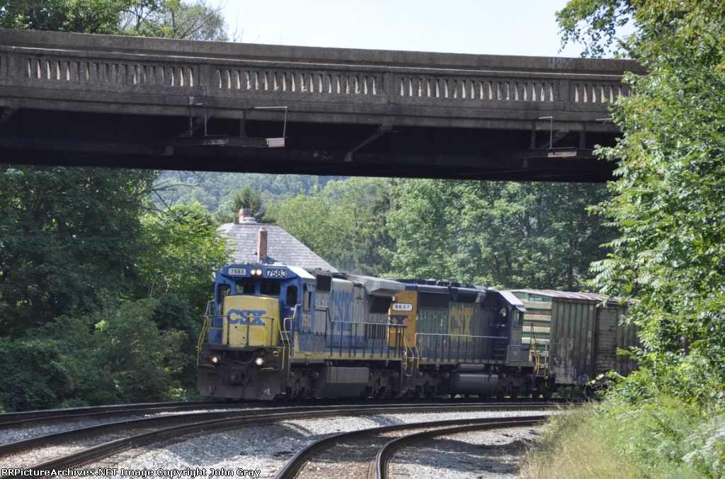 CSXT 7583(C40-8) and CSXT 8857(SD40-2) ex-CR 6500(SD40-2) on Q226-02